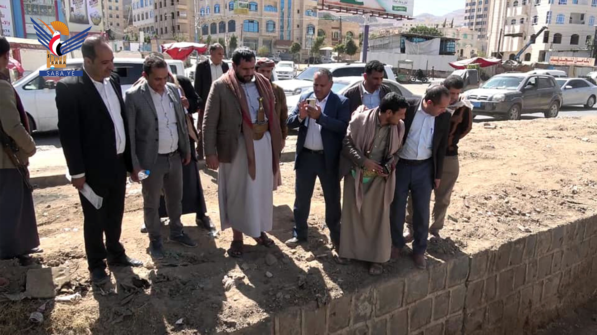 تفقد أعمال تنظيف قنوات تصريف مياه الأمطار بمركز محافظة صنعاء سبأنت