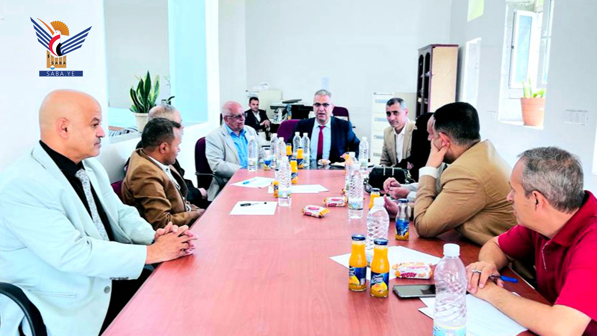 مناقشة سير العملية التعليمية في كلية الطب بجامعة إب سبأنت وكالة سبأ