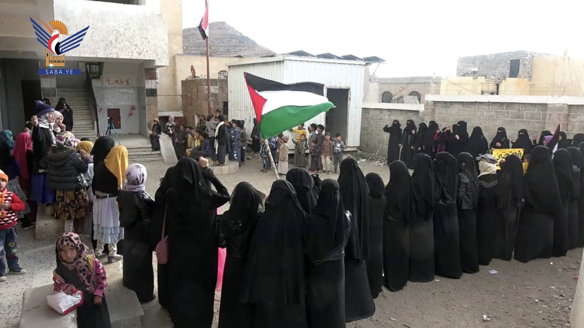 وقفة نسائية بالحيمة الداخلية في محافظة صنعاء تضامناً مع الشعب الفلسطيني